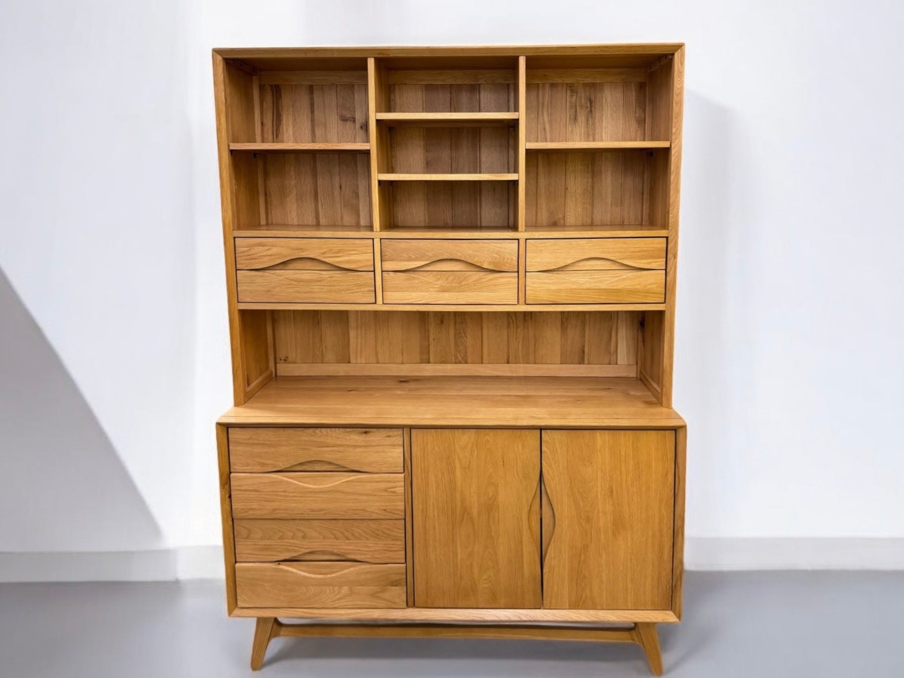 Oak Furnitureland Large Solid Oak Dresser Ellipse Range RRP 1399 SE Furniture Outlet
