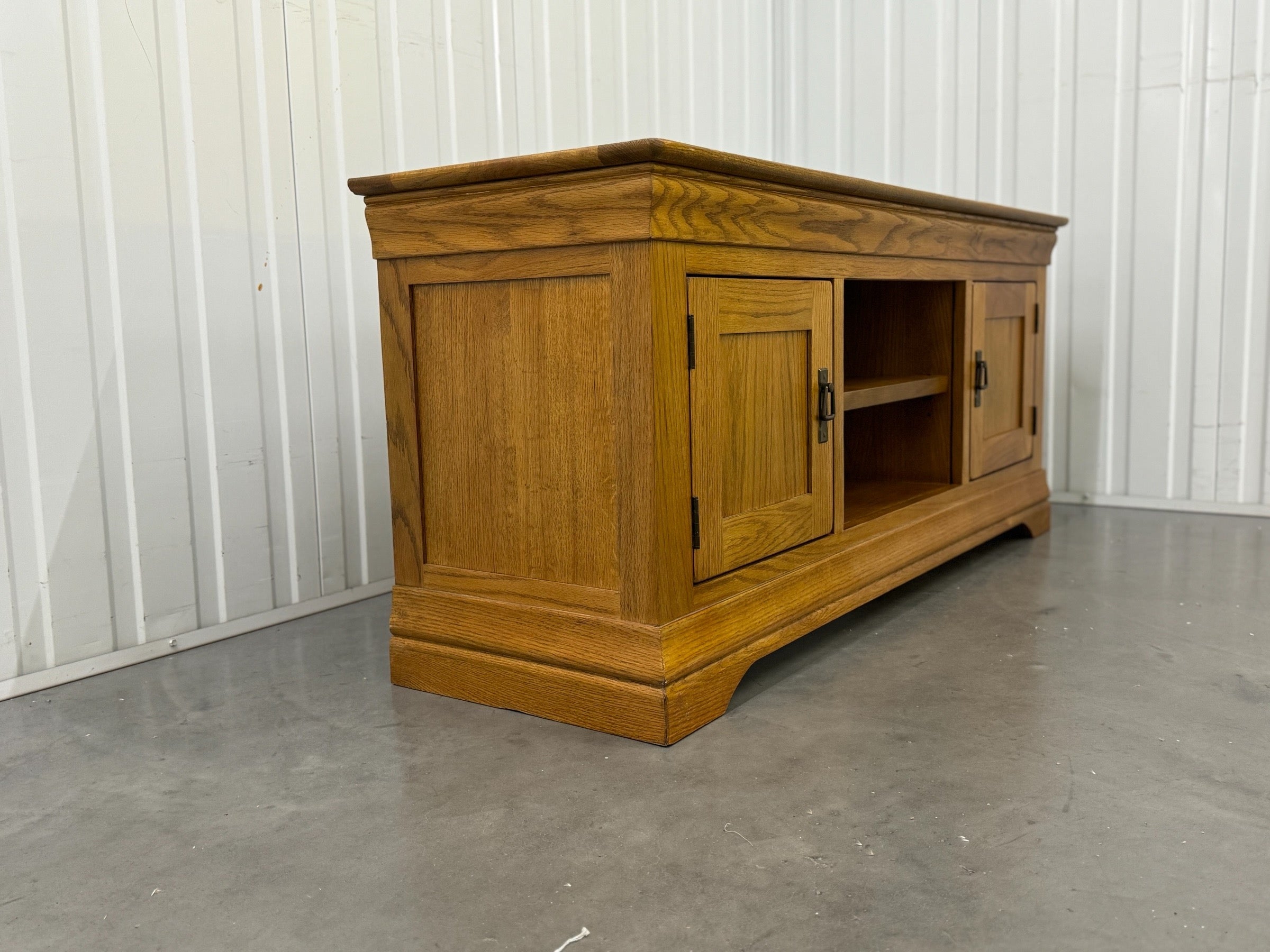 French farmhouse rustic solid oak store